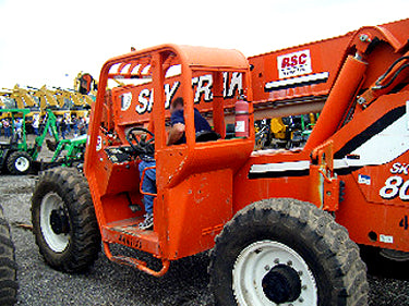 Skytrak 8,000 LB 4X4X4 Telescopic Telehandler Forklift