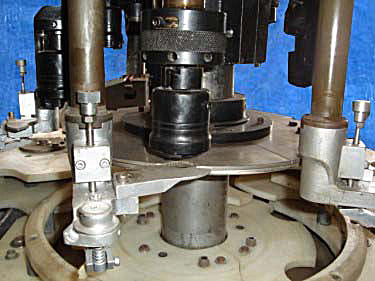 Free Standing Consolidated 6 Spindle Capper